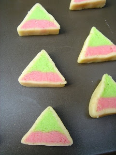 Yochana's Cake Delight! : Triangle & Round Cookies