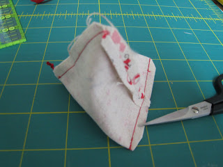 chick chick sewing: How to make a pyramid sachet 三角サシェ作り方