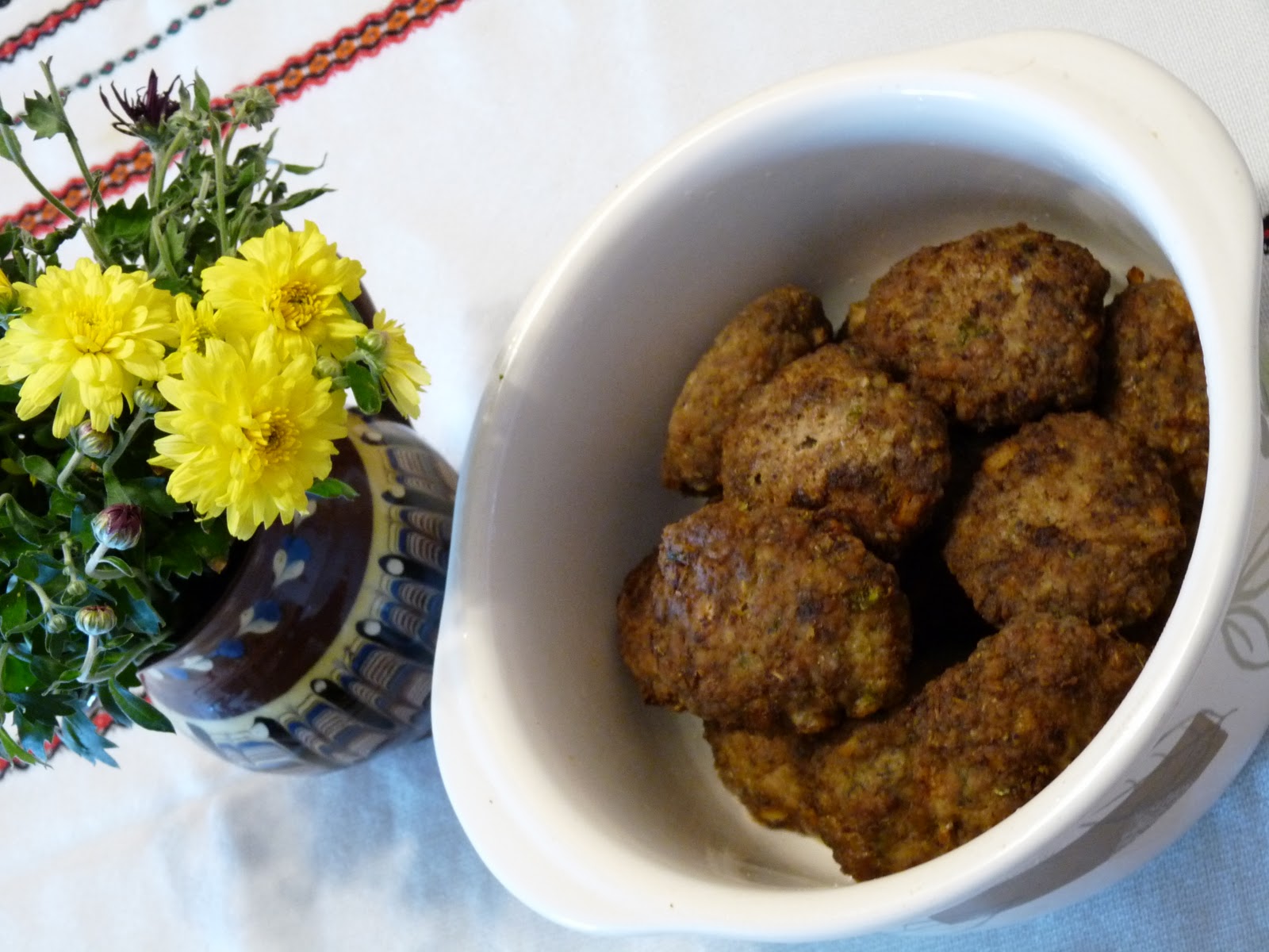 Eclectic Cuisine: Fraying Kufteta / Grilled Kufteta / Kebapche