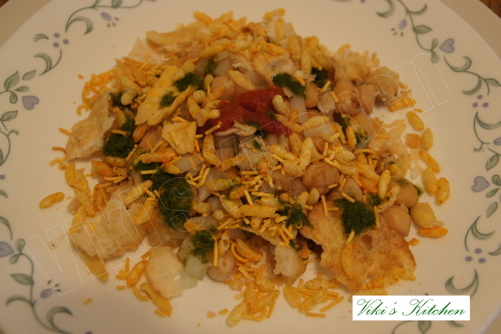 Viki 's Kitchen: Bhel poori