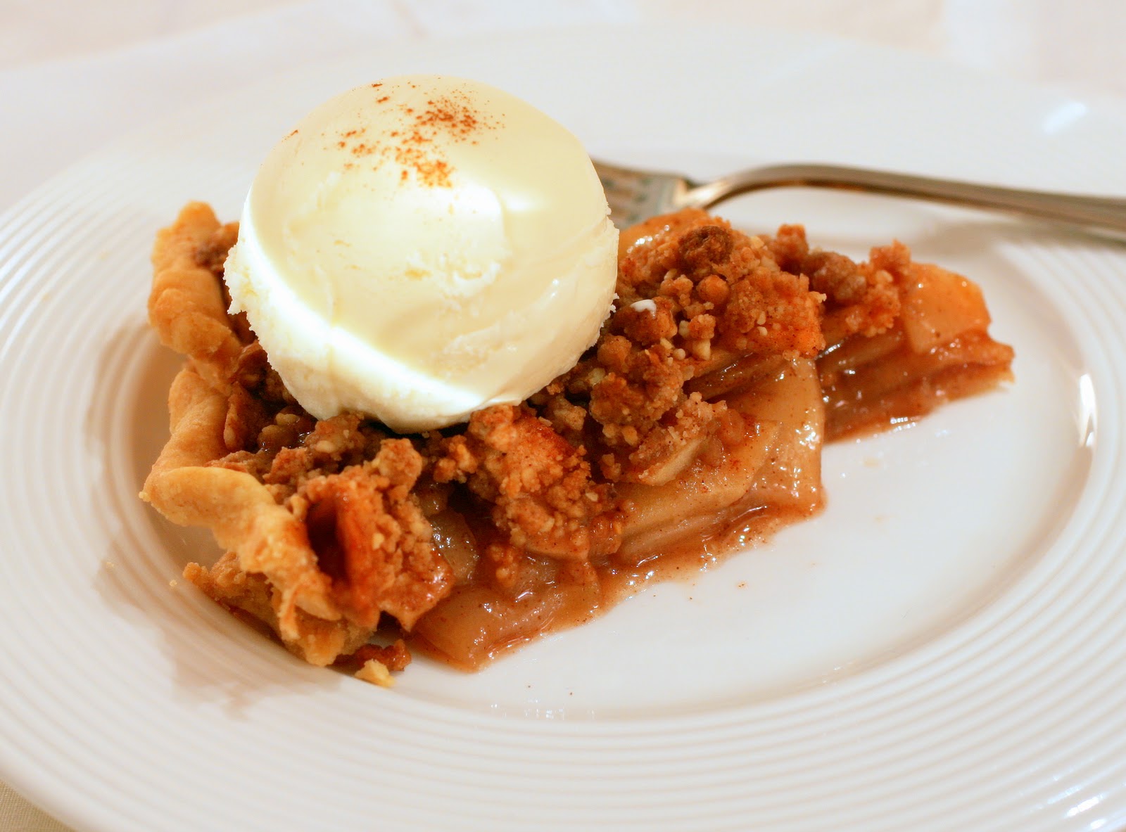 Tish Boyle Sweet Dreams: Streusel-Topped Apple Pie