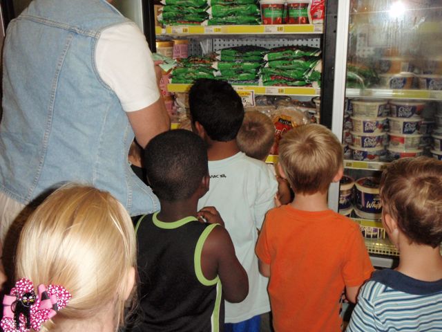 Mrs. Wright's Learners: Community Helpers: Grocery Store
