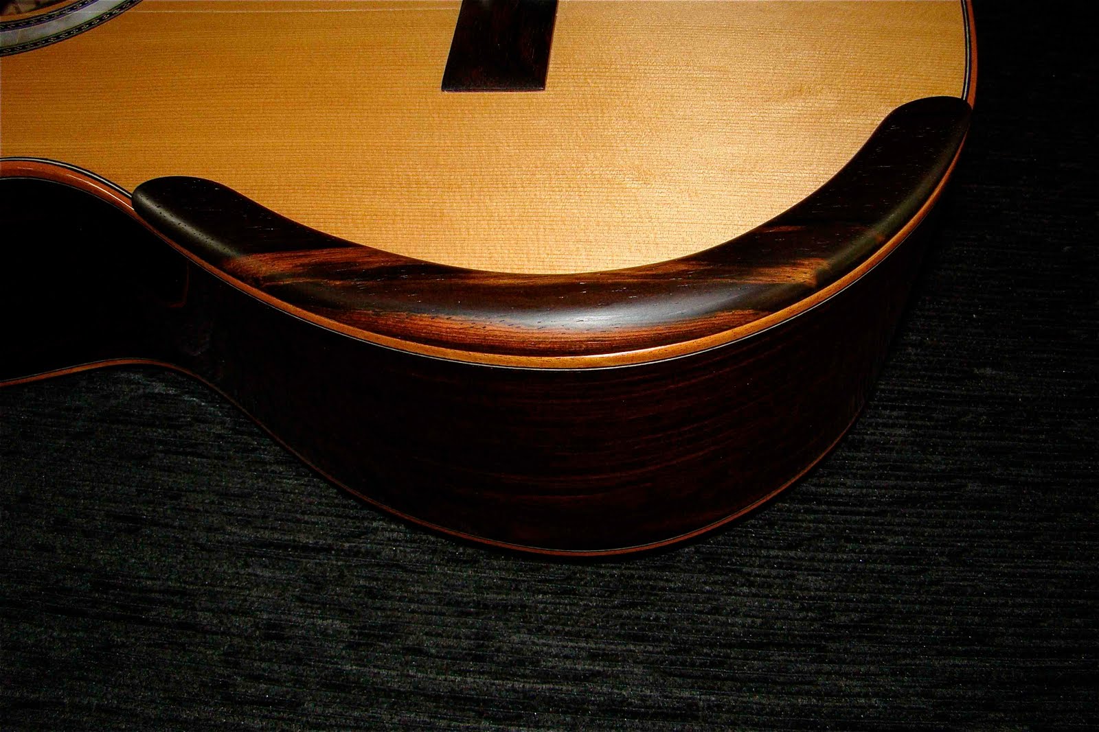 SMALLMAN TYPE GUITAR: Smallman type guitar-luthier Valencio, Edson-Arm ...