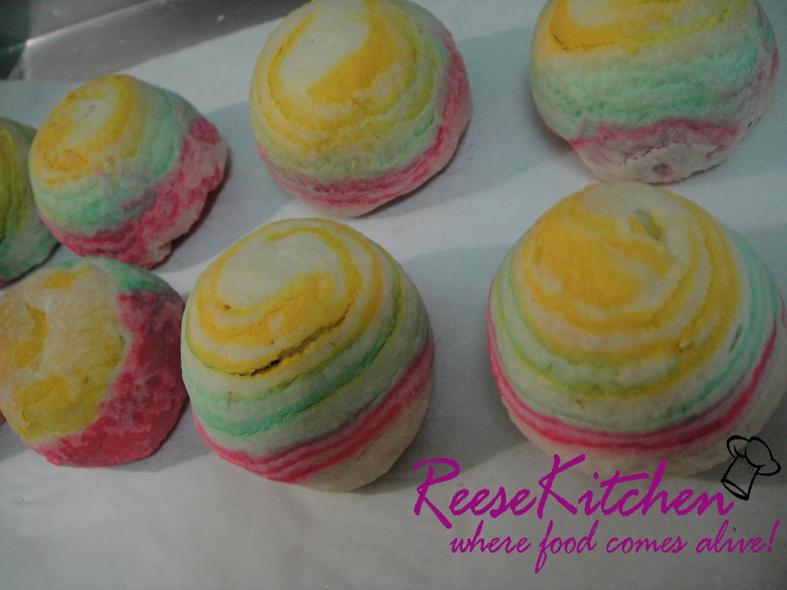 ReeseKitchen: Rainbow Flaky Mooncake & Shanghai Mooncake