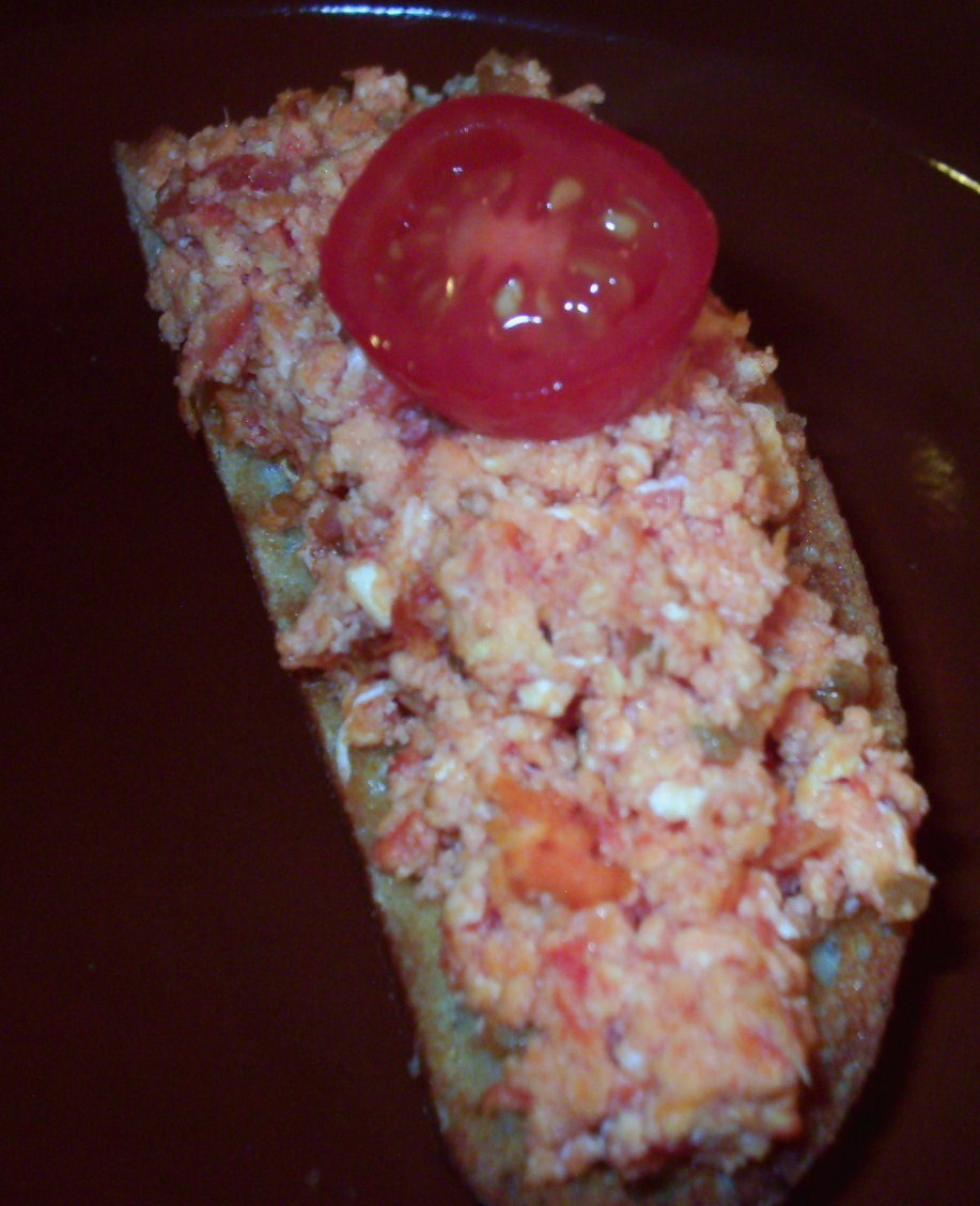 Cocina Con Nieves: Tostada con ajo y revoltillo