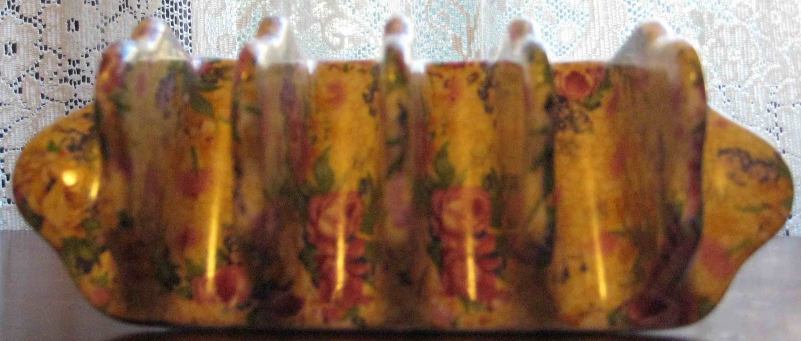 Freddy's Girls China Collection: Manto ware chintz toast rack