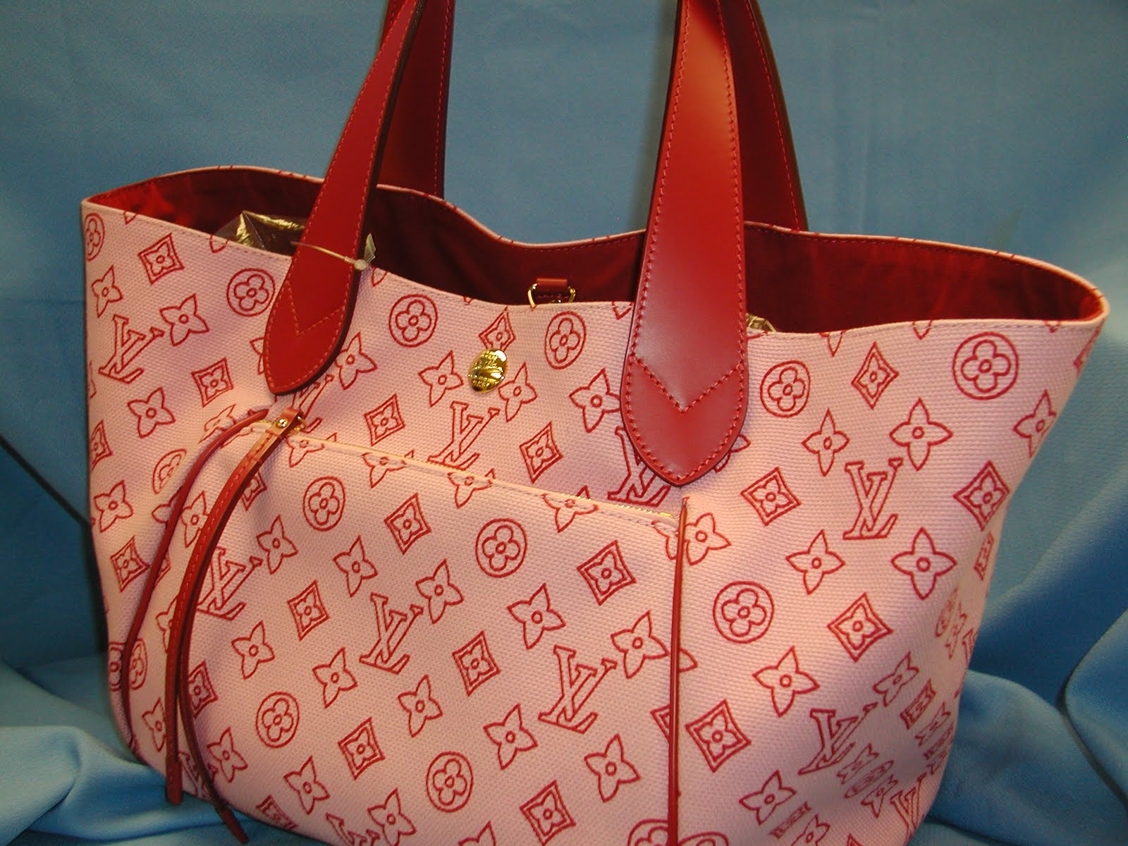 Uptown Consignment Handbags | semashow.com