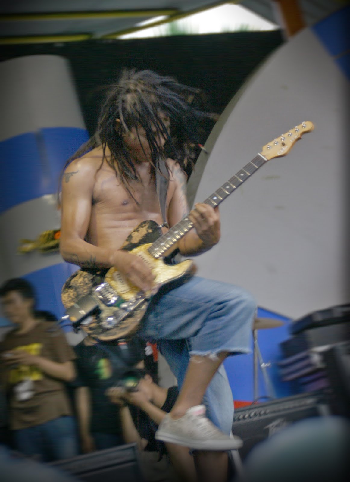 kamar visual: Tony Q Rastafara