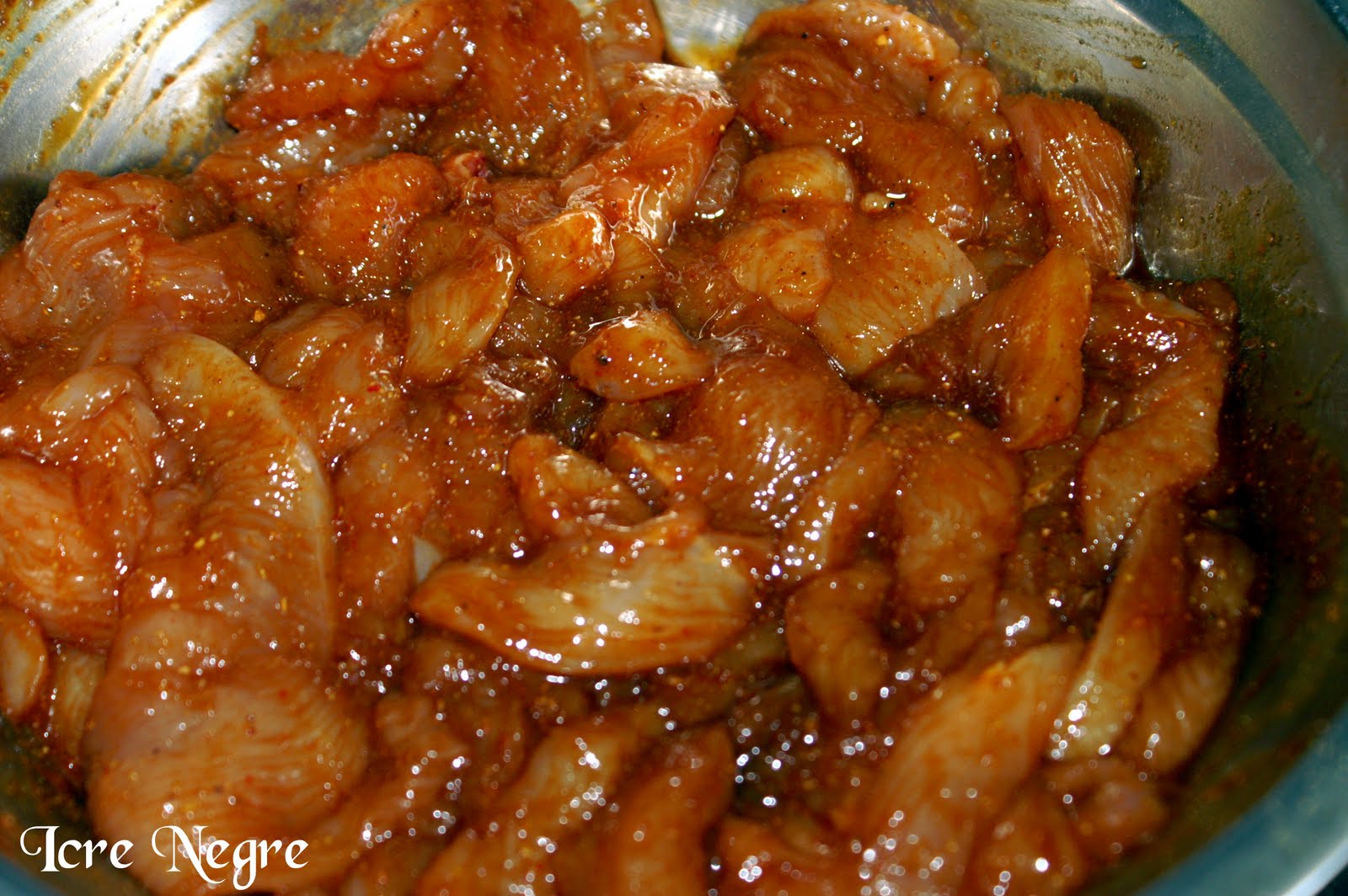 Icre Negre: Pui cu "5 arome" Chow Main