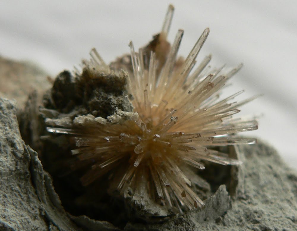 MINERALES: HÁBITO ACICULAR