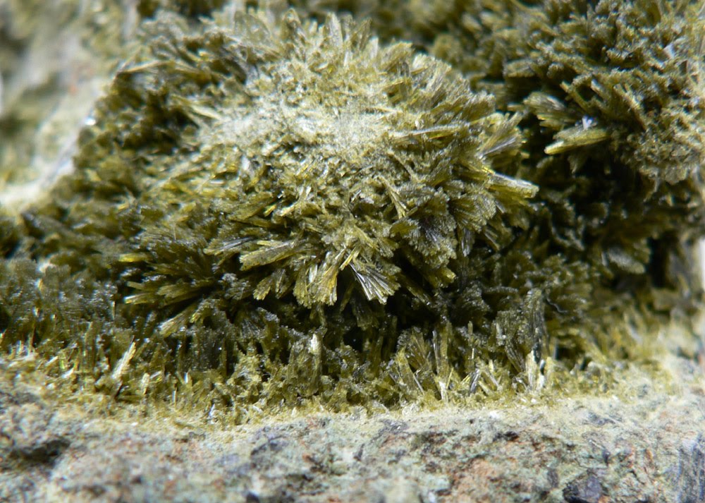 MINERALES: HÁBITO ACICULAR