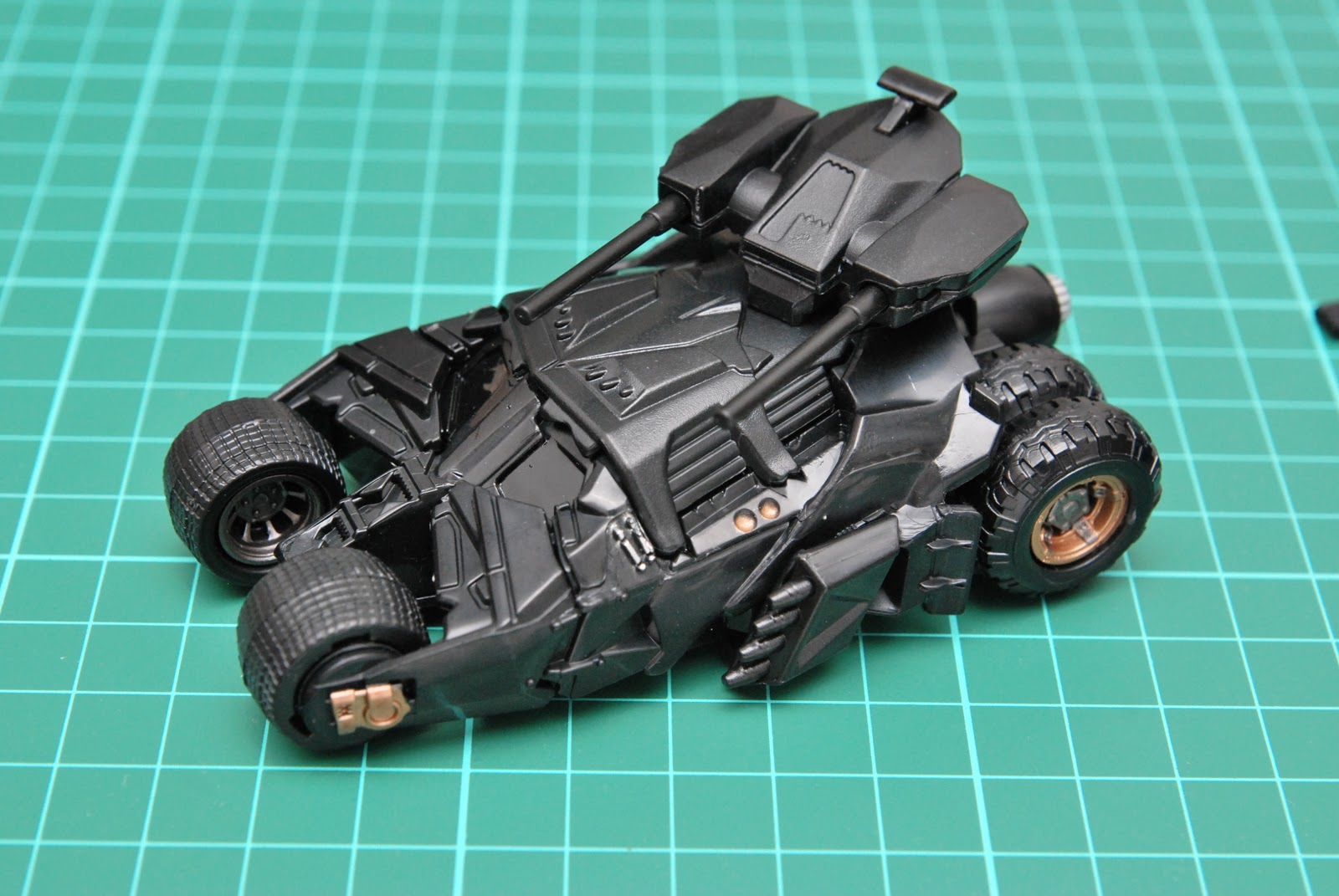 D.A.Y.D.R.E.A.M.E.R: Hot Wheels - The Batmobile Custom Motors Revealed