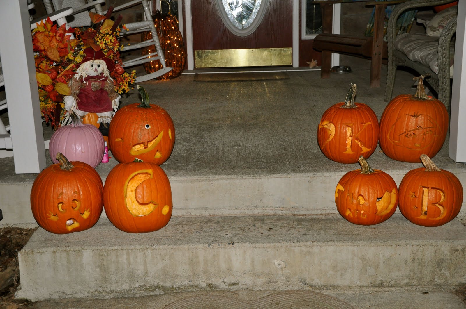 Annual Pumpkin Carving - Crockett's Corner