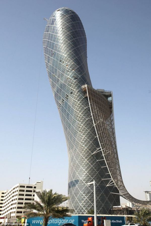 PROJECT METHODE: CAPITAL GATE TOWER SAINGAN MENARA PISSA