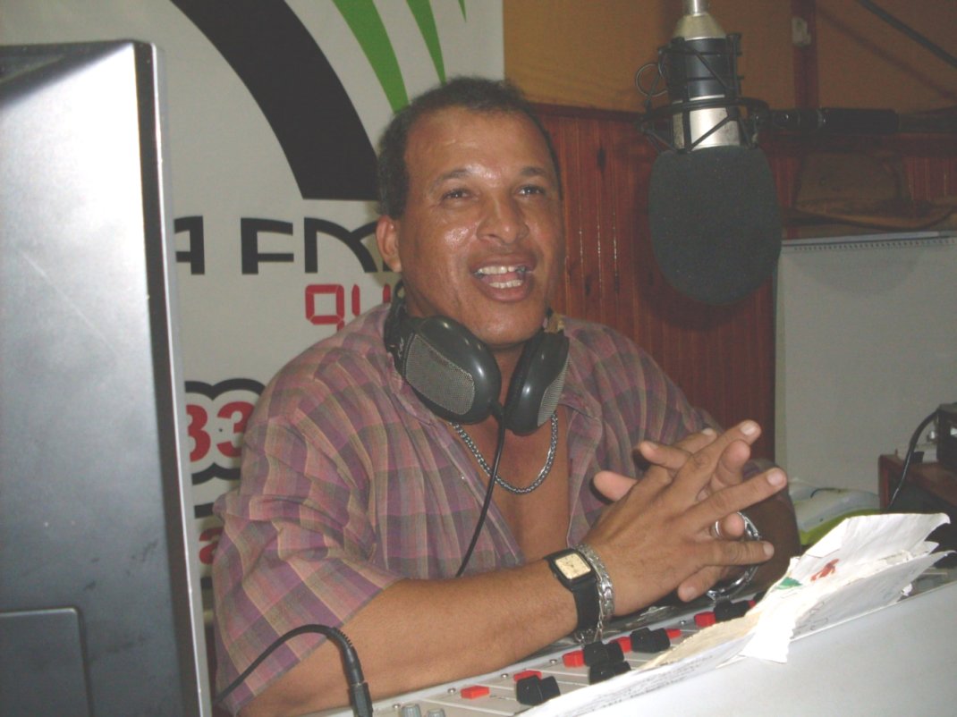 Banda Reféns do Forró: Entrevista na Rádio Naza FM - Locutor Muniz ...