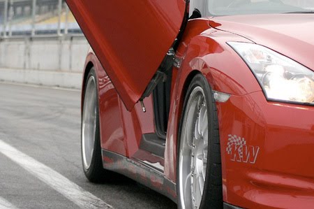 MODIFIED CAR CUSTOM: Nissan GT-R Vertical Door Kit Modification