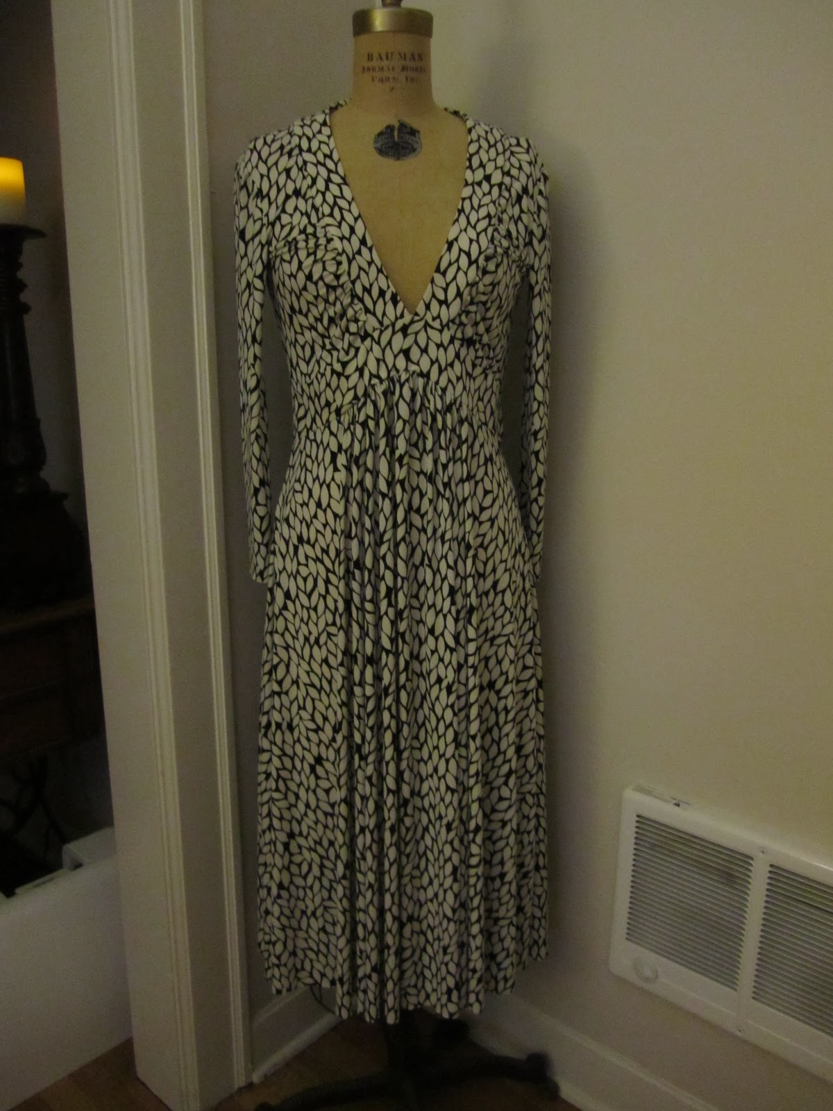 Behind the Scenes at the Circus: Work Dress Vogue 8489