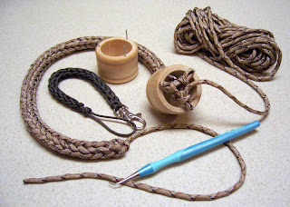 Stormdrane's Blog: Homemade knitting spools...