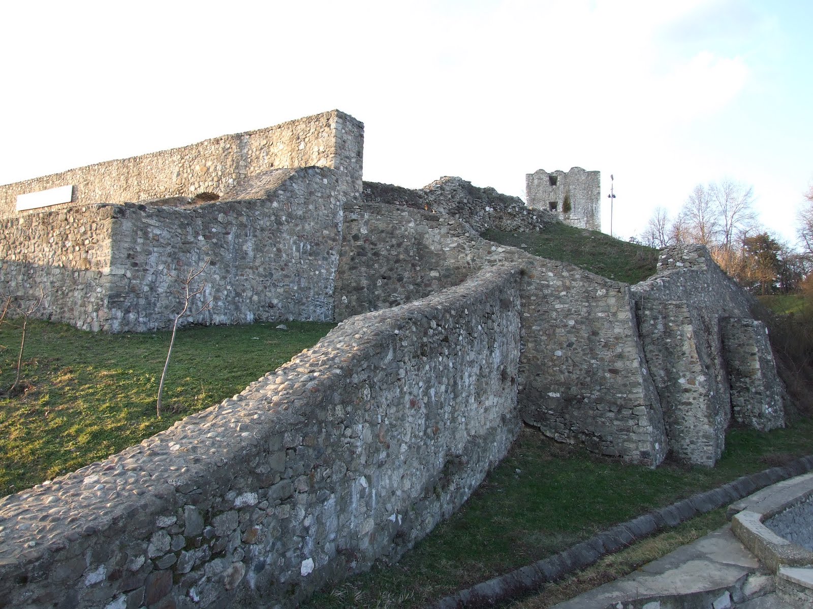 Locuri de vizitat: Cetatea Severinului