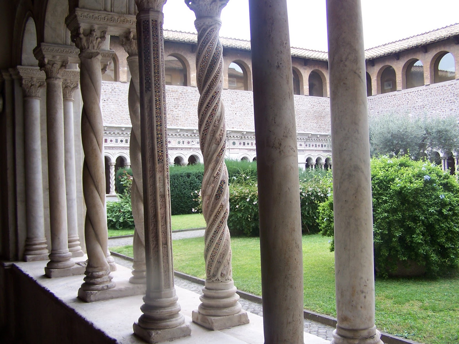 A GREAT EUROPE TRIP PLANNER: DON'T MISS THIS PART OF ROME'S CATHEDRAL!