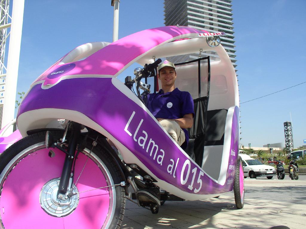 Majalah Informasi Online: BECAK-BECAK KLASIK SAMPAI BECAK MODERN