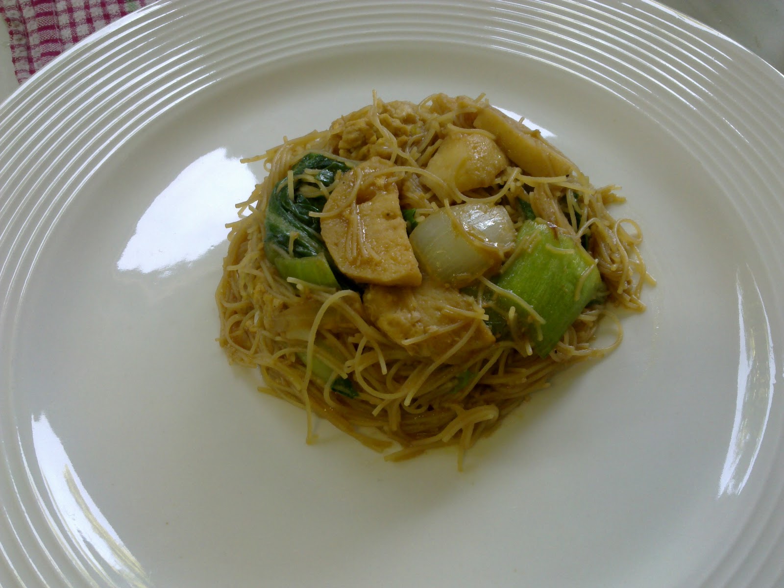 Home Engineering At Work: Fried Bee Hoon (Fried Rice Vermicelli)