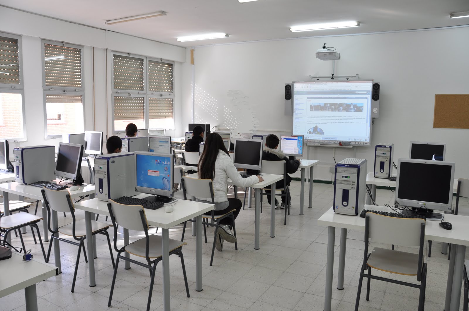 Todas nuestras actividades: Aulas de informática