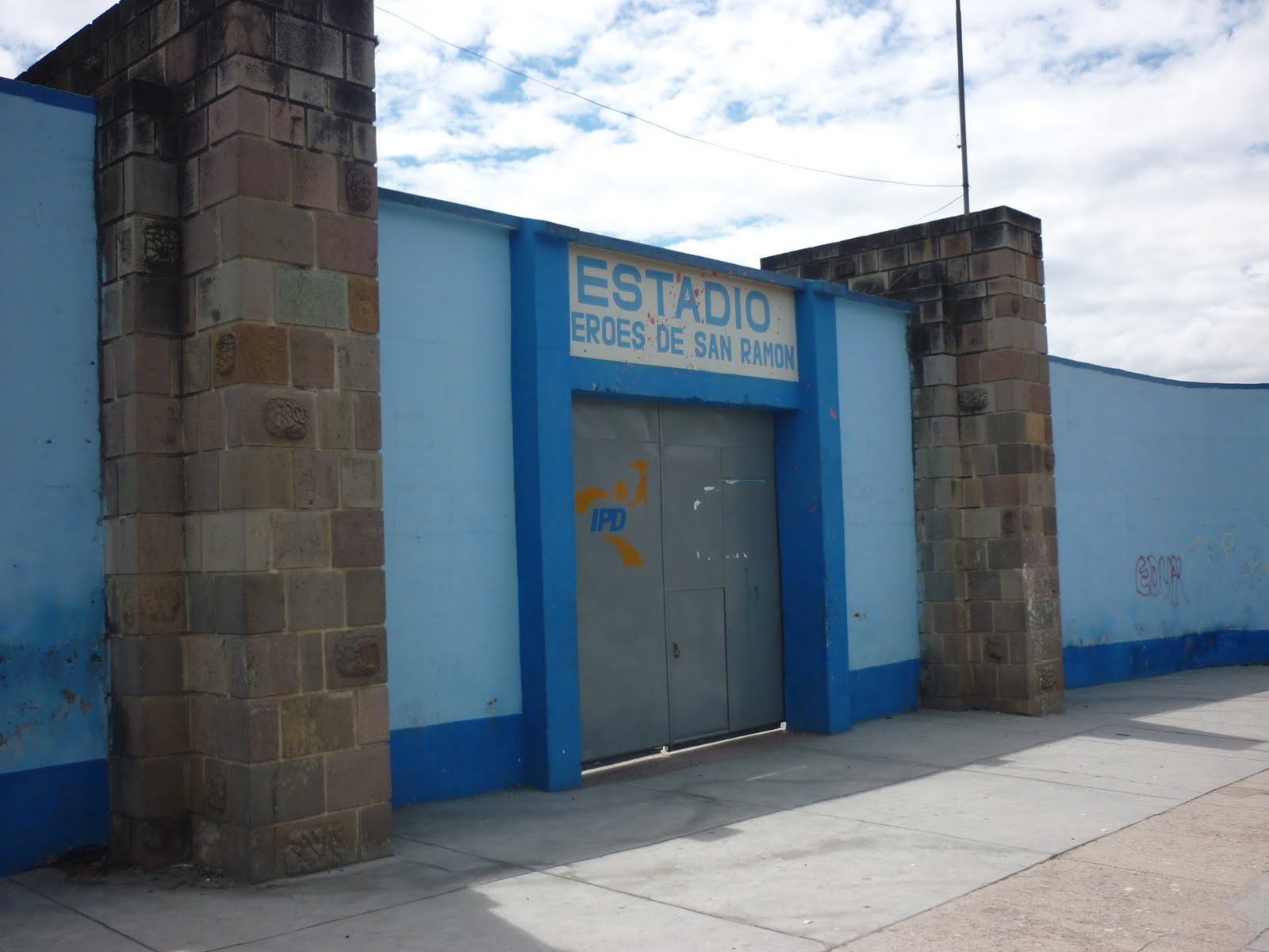 Imágenes Cajamarca: Entrada estadio héroes de San Ramón