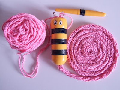 misswoollyknits: Busy As A Bee...