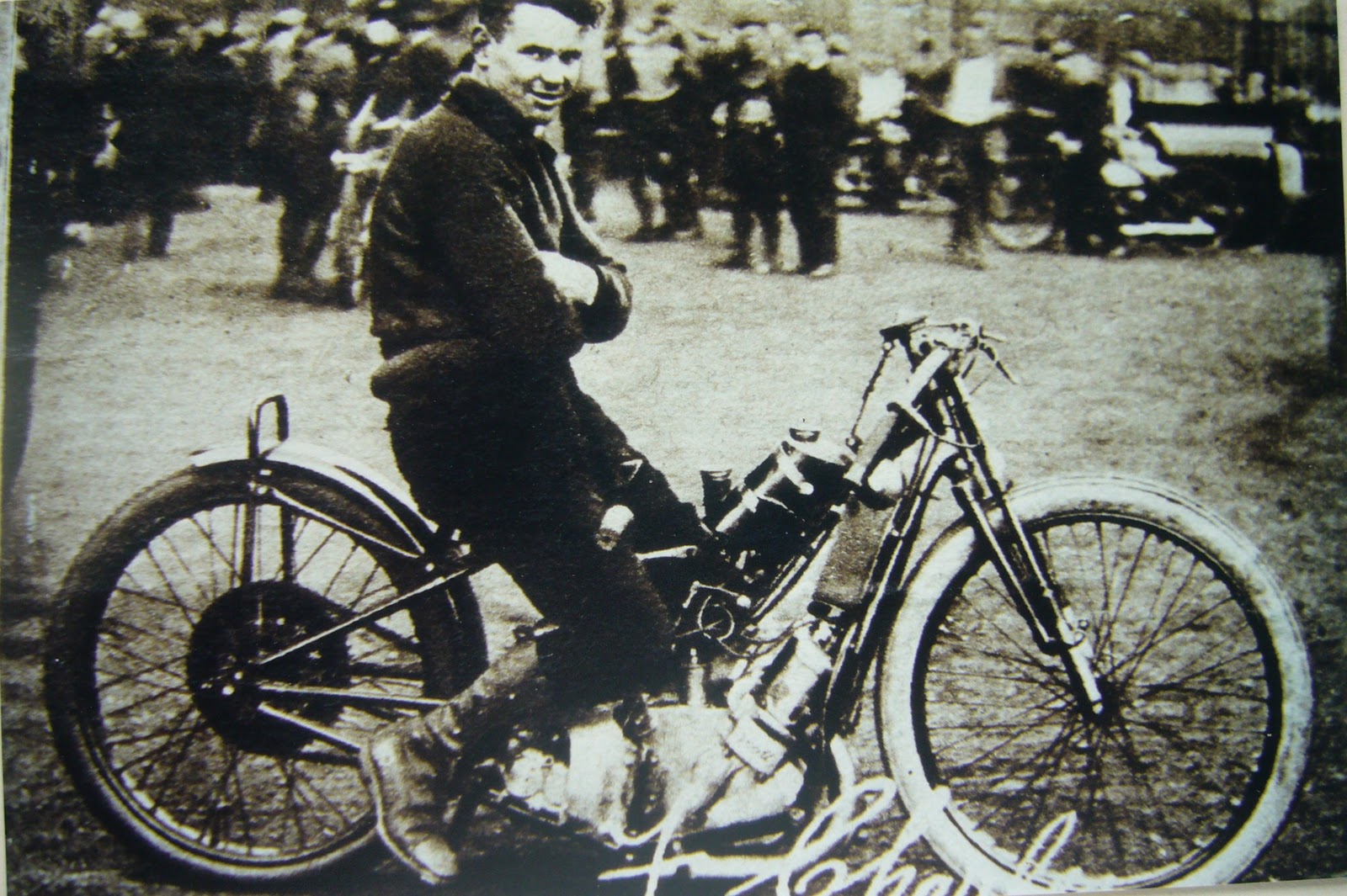 Moto Freako: SCOTT - 1928 dirt-track model.