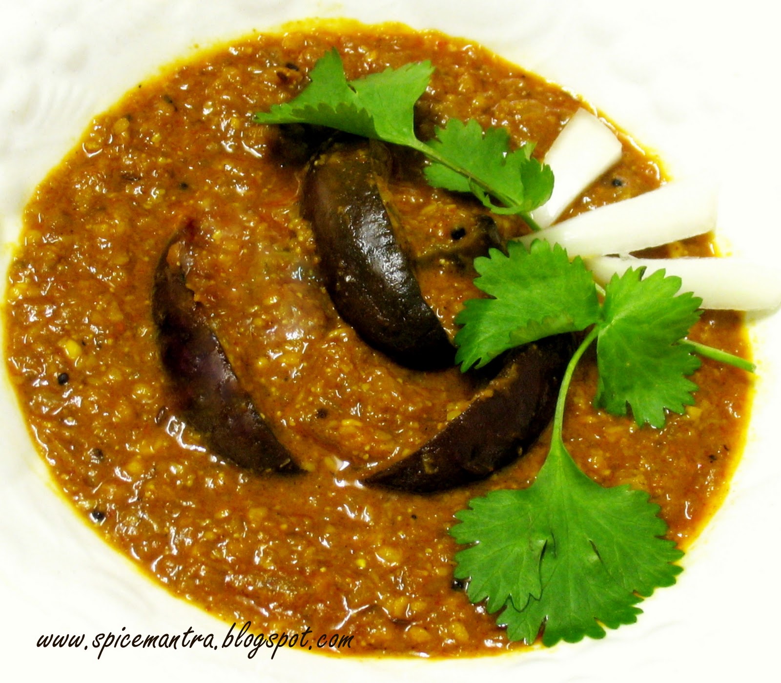 * Treat your tongue *: Bengan Masala (Bringal / Eggplants in a spicy gravy)