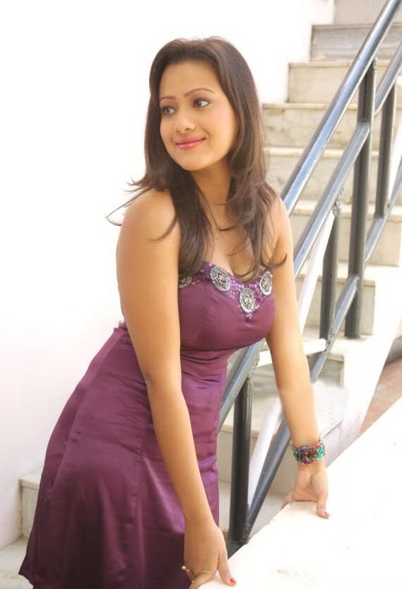 indianpicz: Madalsa Sharma Cute Stills