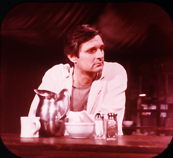 View-Master 3-D Spectacular now in 2-D!: M*A*S*H "Major Topper" - 1978