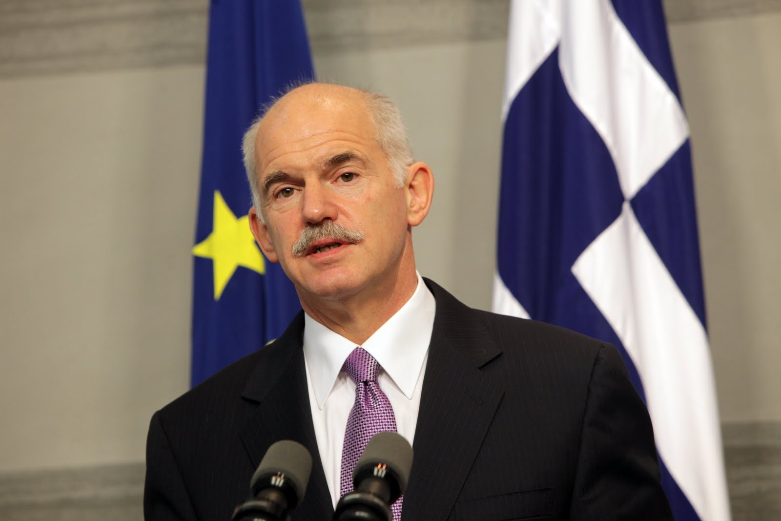ΤΑ ΠΟΥΛΗΤΑΡΙΑ: ΓΙΩΡΓΟΣ ΠΑΠΑΝΔΡΕΟΥ:"Είμαστε σε σίγουρο δρόμο"