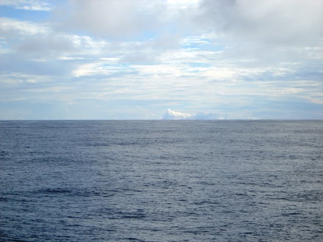 Chronicles of an Insane Sailor: April 6, 2010 - The Doldrums