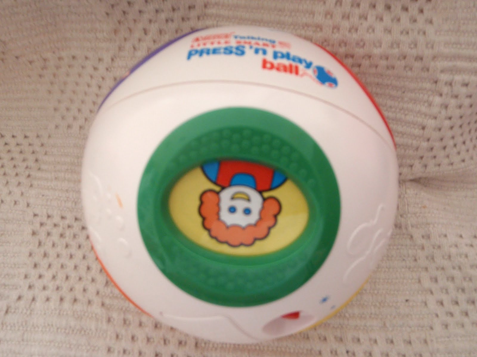Macam-Macam-Ada: Vtech Talking Little Smart Press n Play ball
