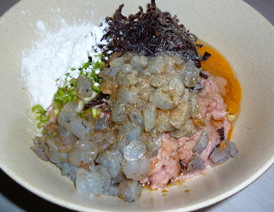 3 hungry tummies: Everyday Pork And Prawns Mince