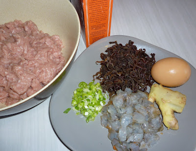 3 hungry tummies: Everyday Pork And Prawns Mince