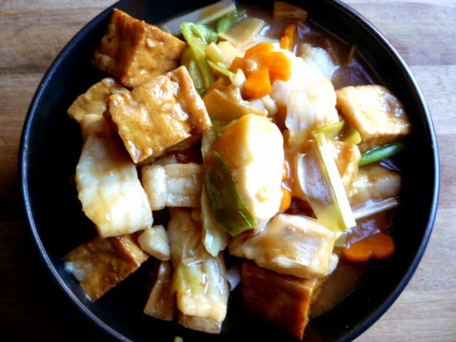 3 hungry tummies: Braised Tofu with Fish fillets 豆腐燜魚塊
