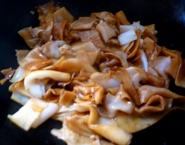 3 hungry tummies: Fried Beef Hor Fun With Gravy 滑蛋牛肉河 - My Attempt At ...