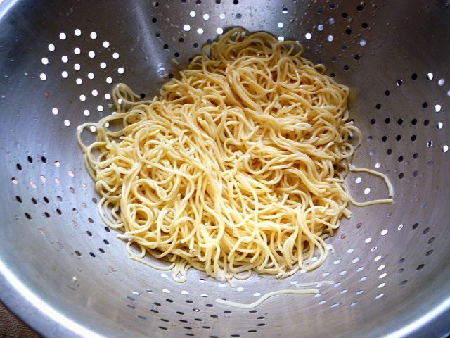 3 hungry tummies: Crispy Egg Noodles With Freshwater Prawns (Sang Har ...