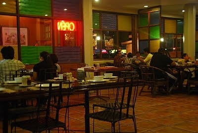 Backpacking Philippines: Cebu's Abuhan Pochero: Kalami Gyud!