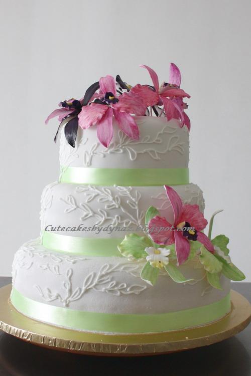 Delicious,Fabulous,Unique & Stylish.: Wedding 3 Stacked Cakes