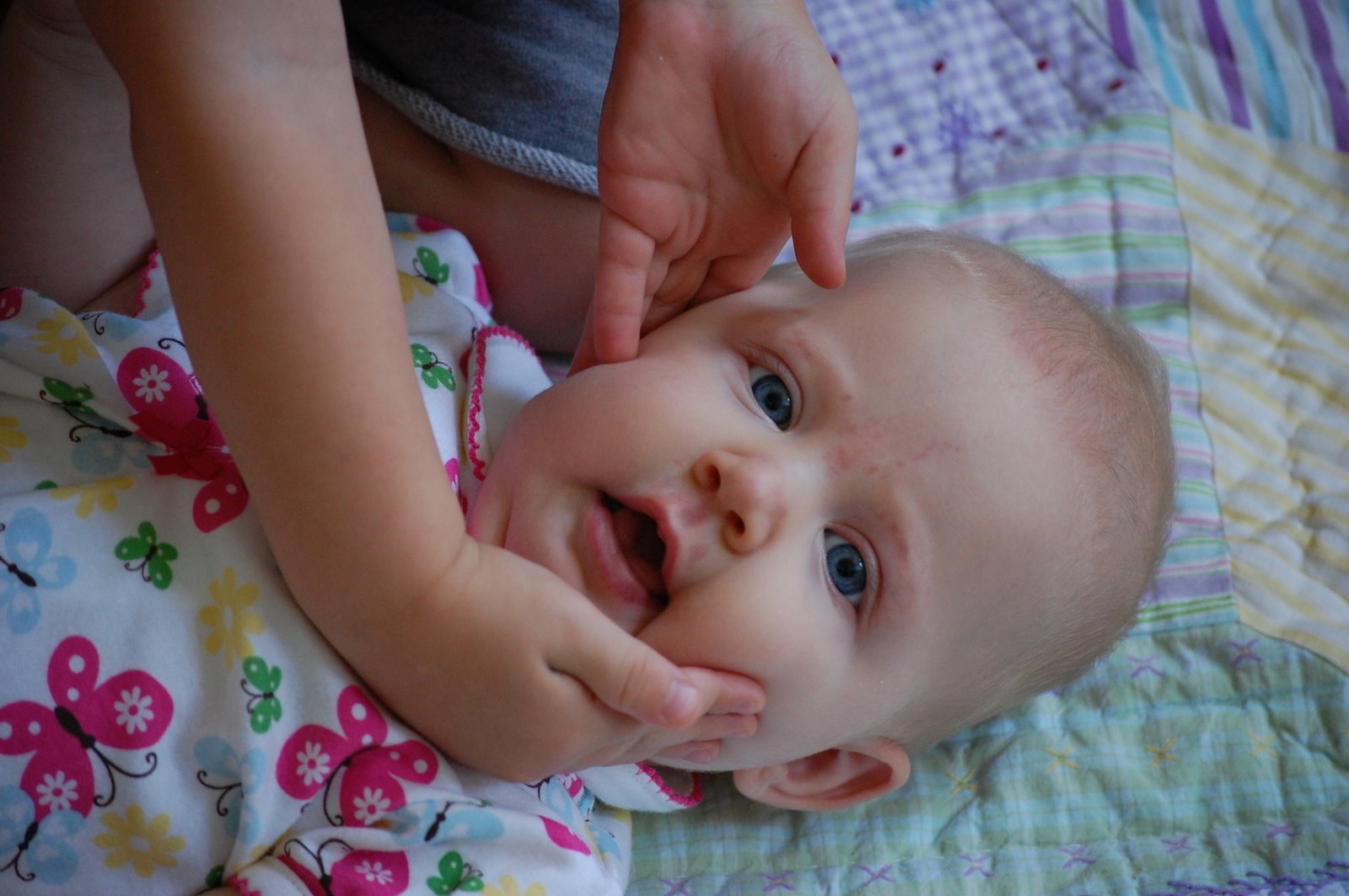 Amazing Kids, Amazing Grace : Chubby Jokes Cheeks