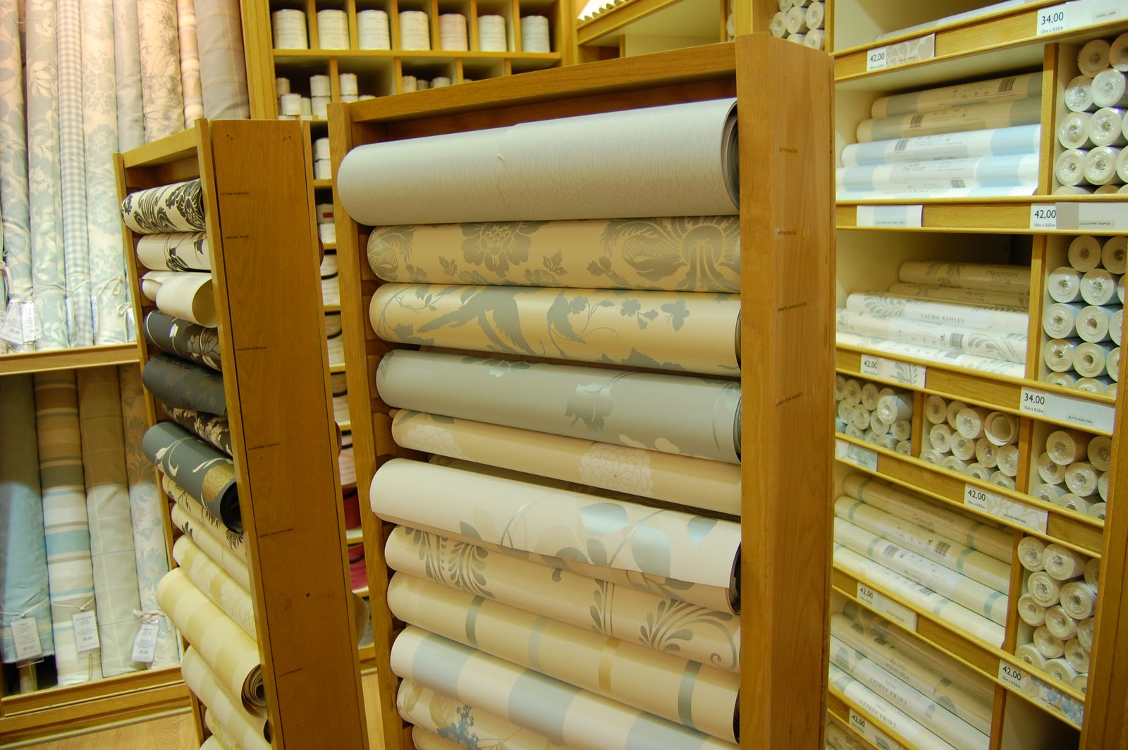 Hunajaa ja maitoa: Laura Ashley - tapetteja