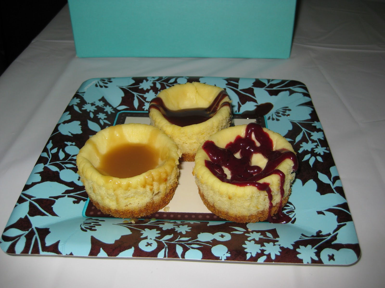 All About Cooking, Food and Stuff: Cheesecake sauce flight....