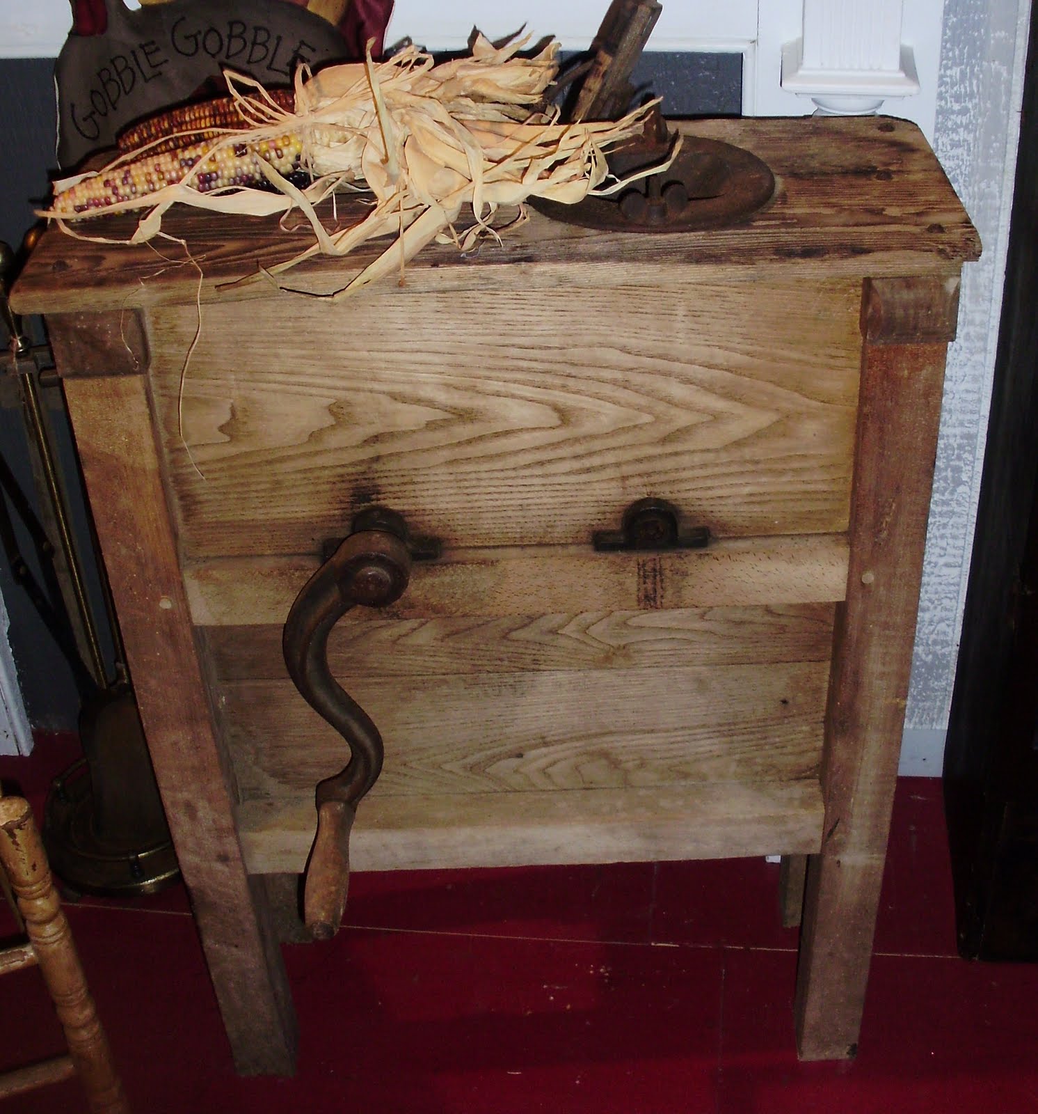 Log Cabin Antiques & Gifts: Corn Grinder