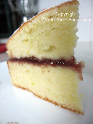 Shu-Yin's Sanctuary: Yellow Cake with Raspberry Jam Filling