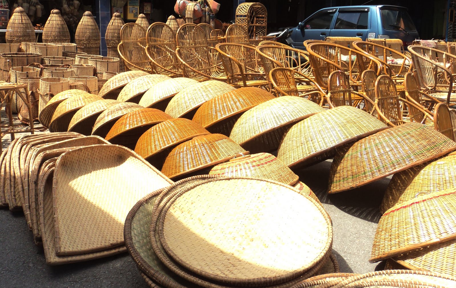 My Sarawak (3rd Ed.): Serikin street scenes - "Little Indonesia"