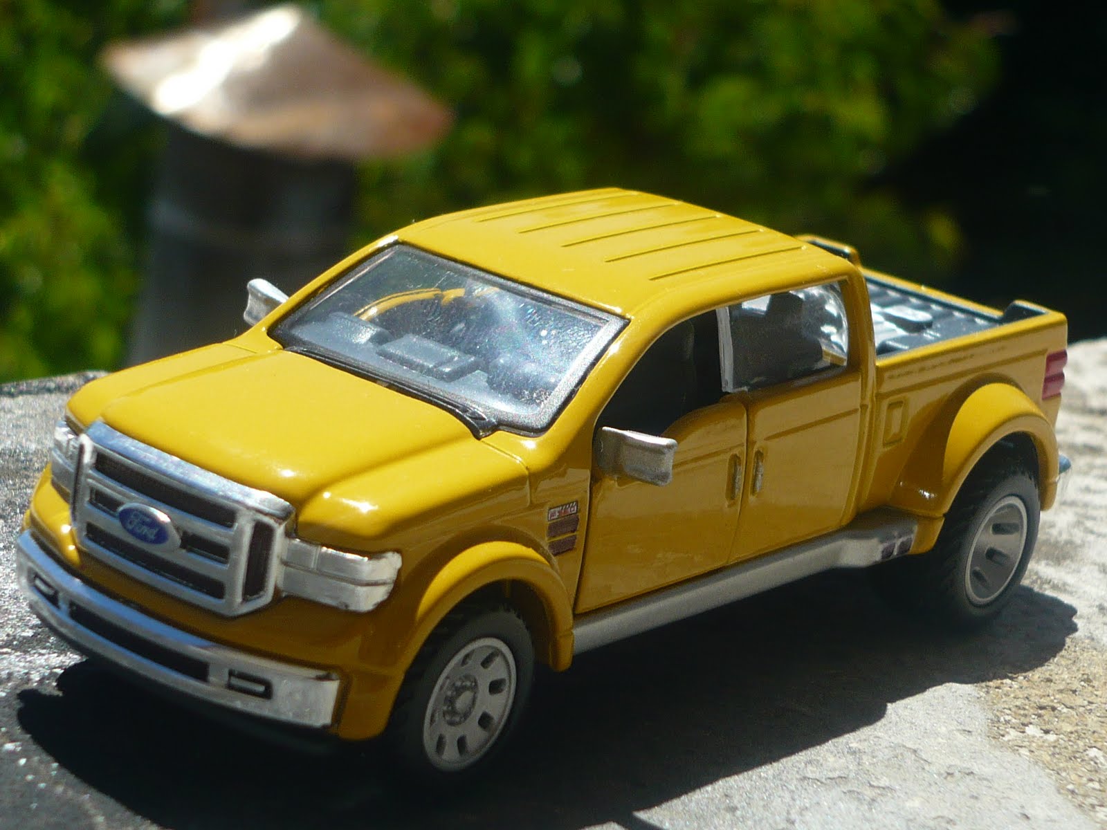 AUTOS A ESCALA: FORD F-350 TONKA CONCEPT